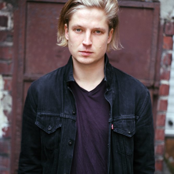 AntonRubtsov_HannesCaspar_13 - SPIELKIND