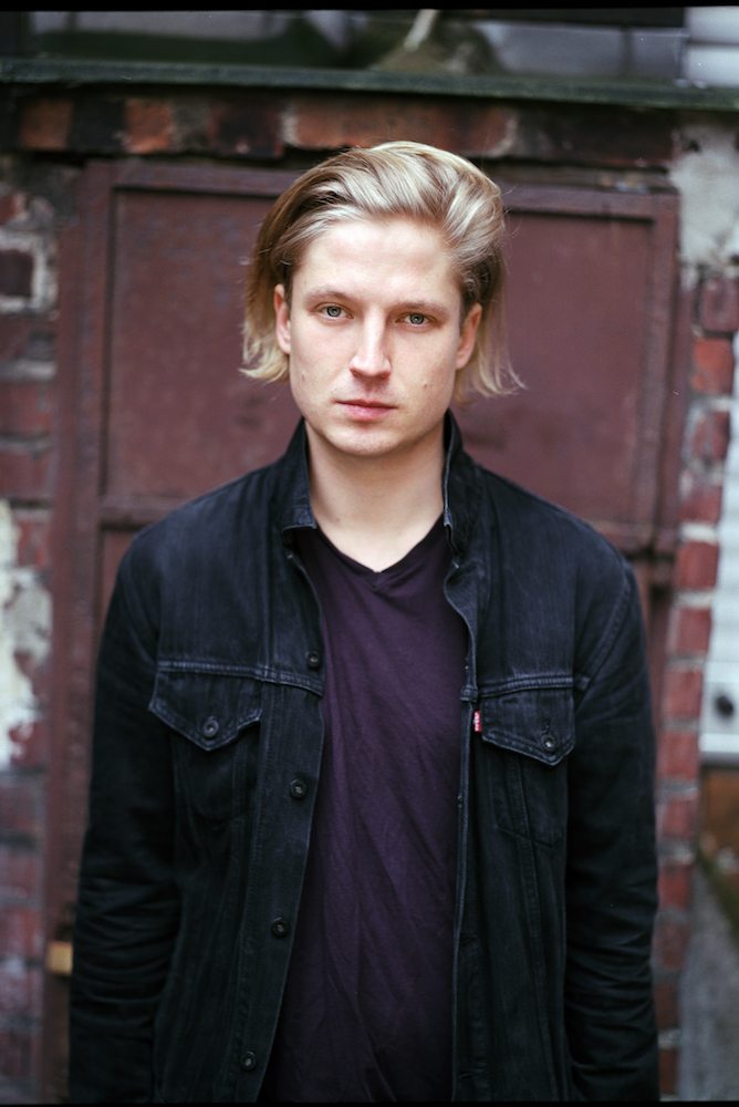 AntonRubtsov_HannesCaspar_16 - SPIELKIND