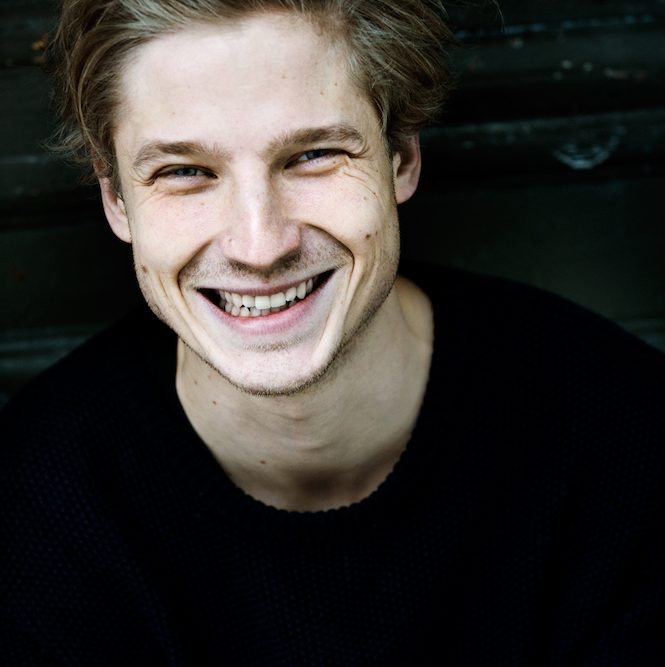 ANTON RUBTSOV (© Jeanne Degraa) - SPIELKIND