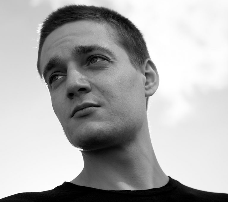 LucasEnglander_Jon Mortimer_8273_nah - SPIELKIND