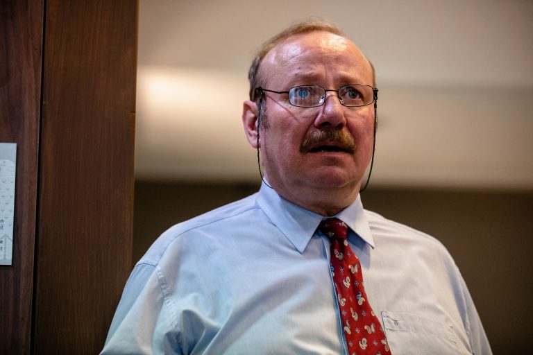 Rainer Reiners "Eichwald, MdB" ©ZDF und Maor Waisburd - SPIELKIND