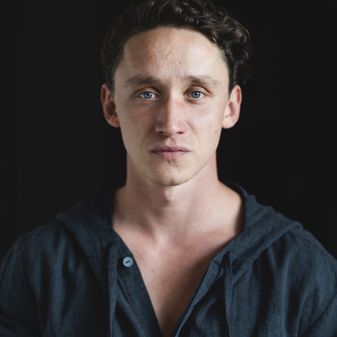 AARON FRIESZ (© Julia Dragosits) - SPIELKIND